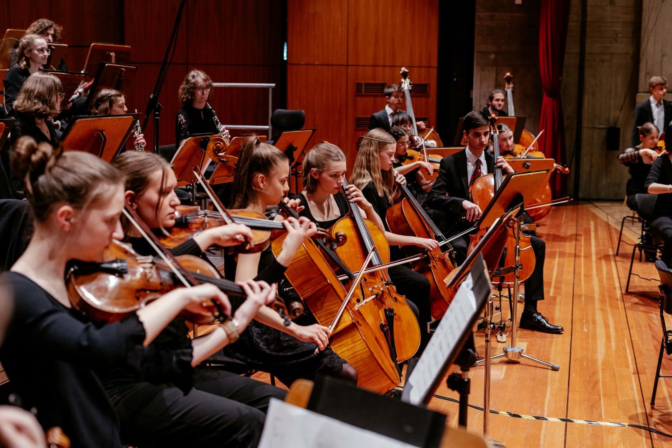 Über 11.000 Euro Spendengelder: Schwäbisches Jugendsinfonieorchester ...